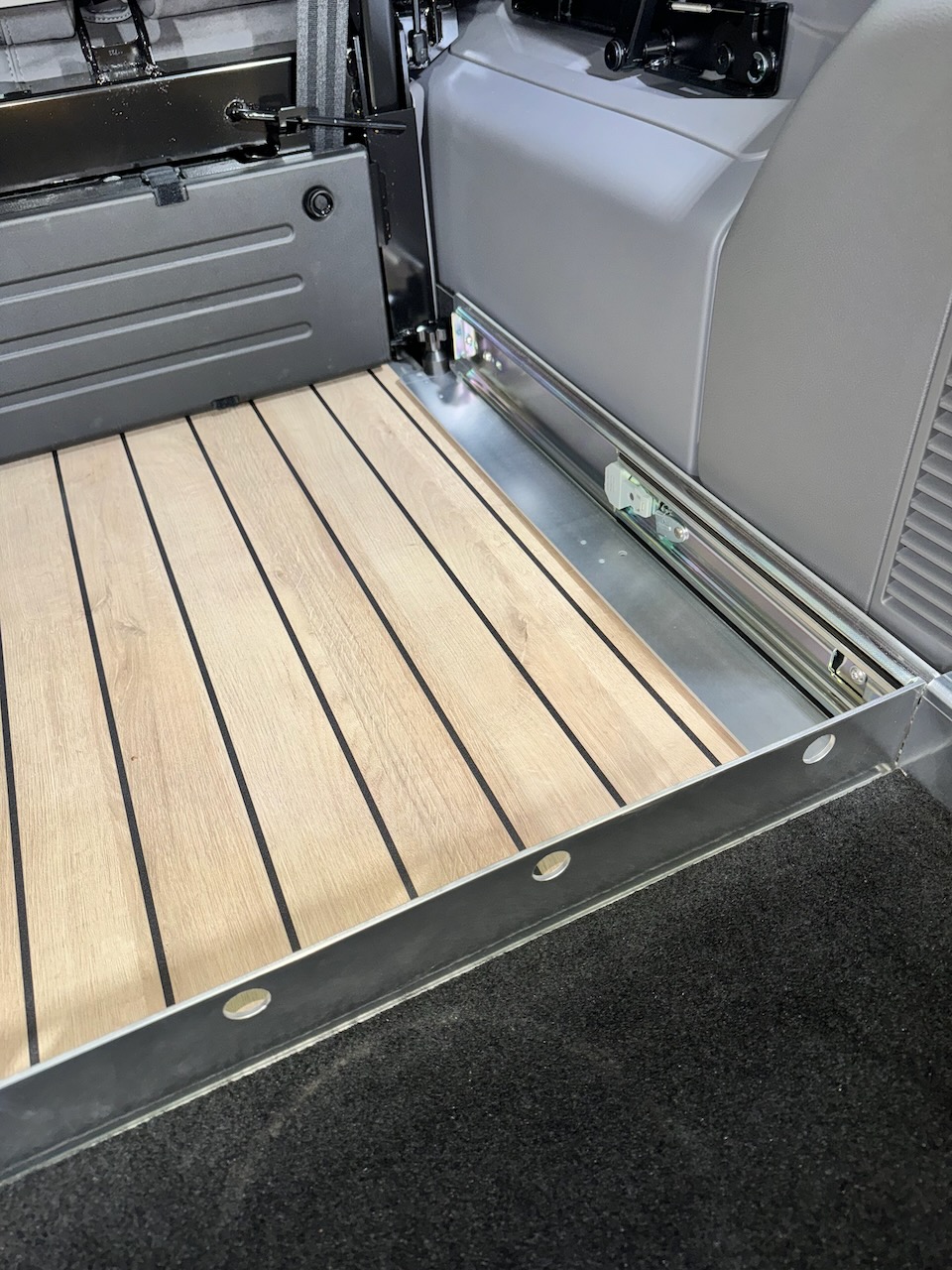 Calidrawer JALOPY 820 New Alu | Volkswagenshop.be | Garage Van hoe